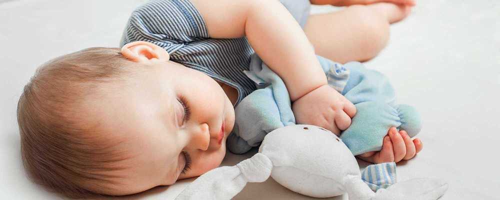 Newborn Sleeping Patterns: What Parents Need to Know | Nurofen